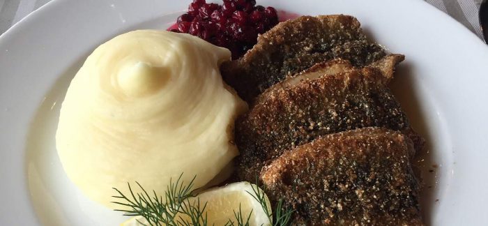 Varm mat smakar bäst på varma tallrikar — Matkomfort